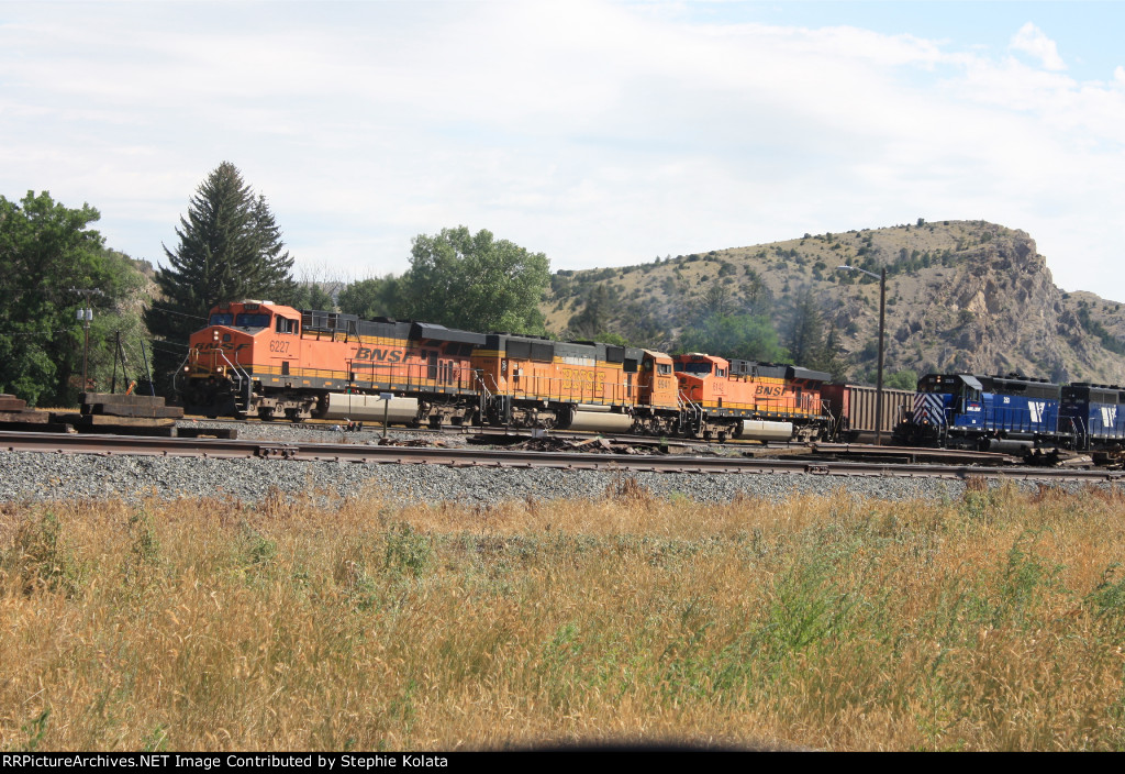 BNSF 6227 RUN THRU TRAIN ON MRL